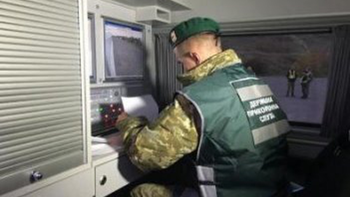 Рух вантажівок у ПП Порубне на кордоні з Румунією розблоковано ДПСУ
