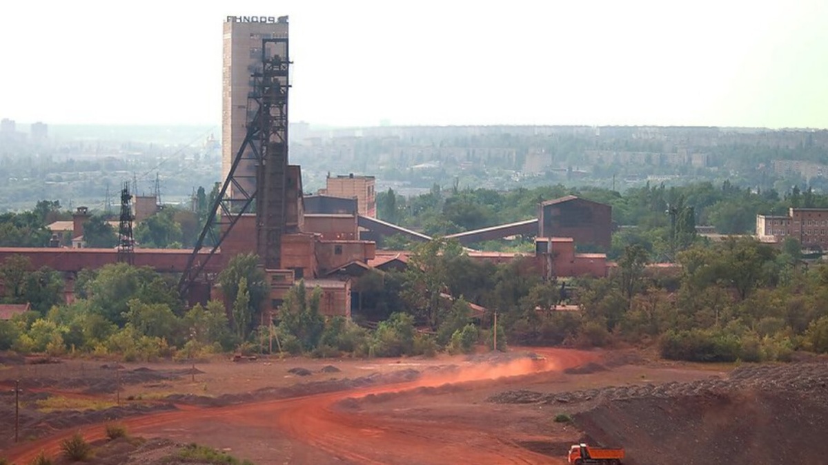 Ukraine imposes sanctions against owners of Kryvy Rih iron ore plant ...