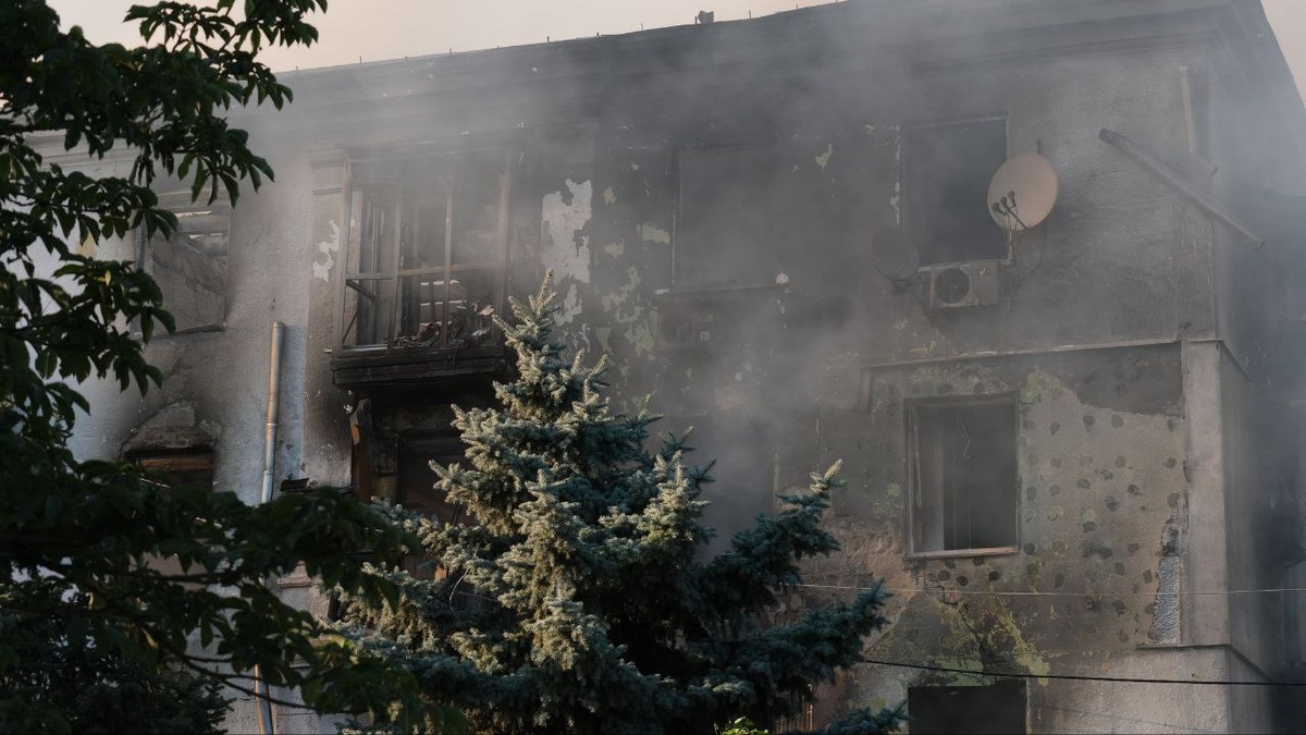 Кількість загиблих в Краматорську зросла до 6 осіб під завалами лишаються 4 людини Новини