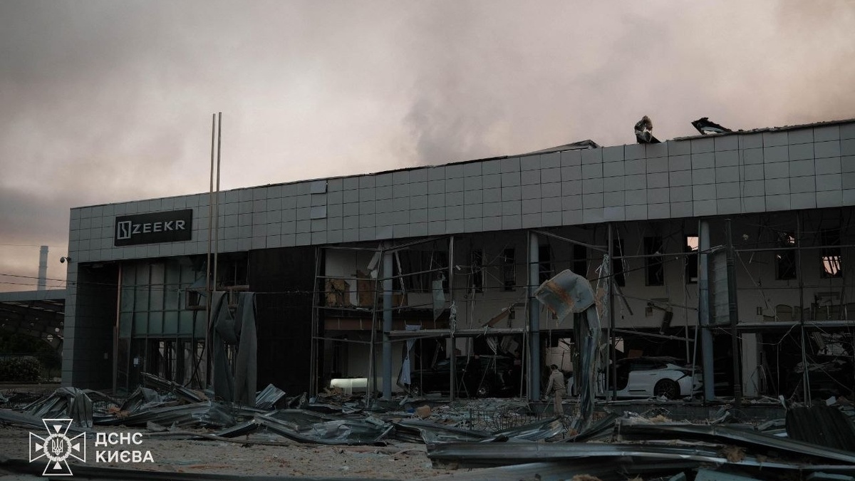 Official showroom of Chinese electric vehicles Zeekr in Kyiv destroyed ...